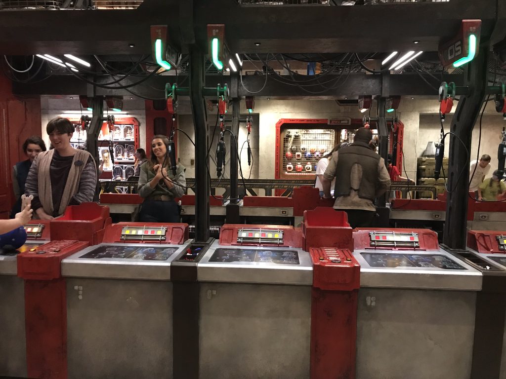 Star Wars Galaxy's Edge: 10 Essential Tips For Your Visit To Batuu ...